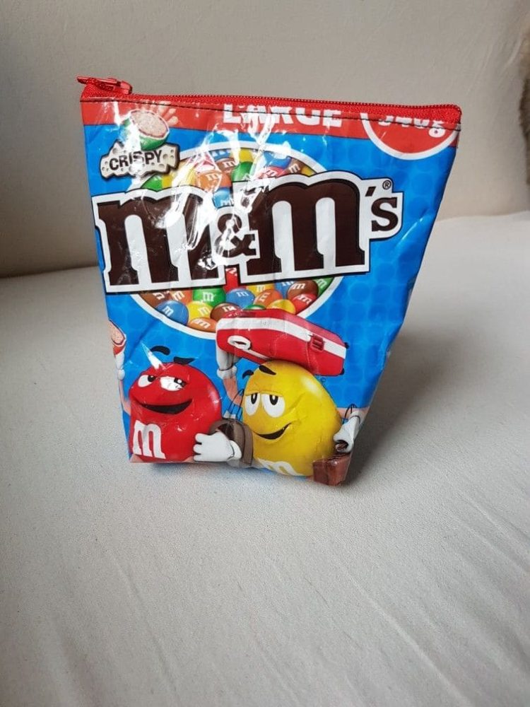 Stop Throwing Away Snack Bags, Try These 18 Genius Recycled Ideas