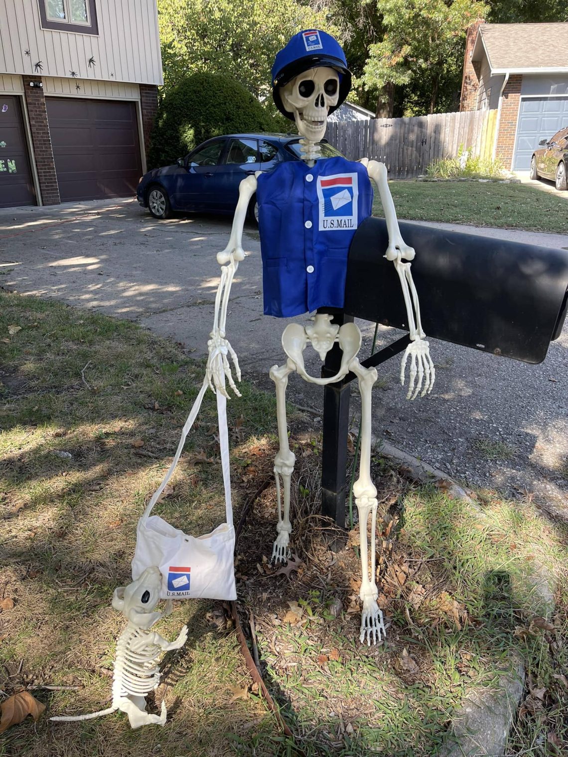 24 Halloween Mailbox Decorating Ideas That Will Wow Your Neighbors